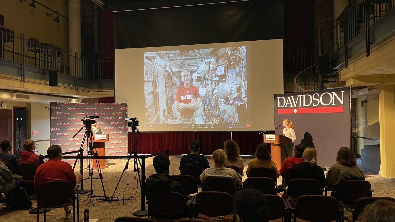 Astronaut Tom Marshburn ’82 Beams in to Davidson From the International ...